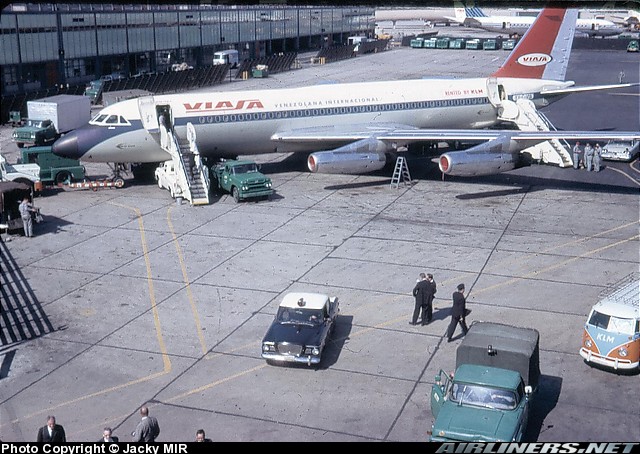 Archivo:Viasa CV-880 YV-C-VIA 1963 NY.jpg - La Venciclopedia